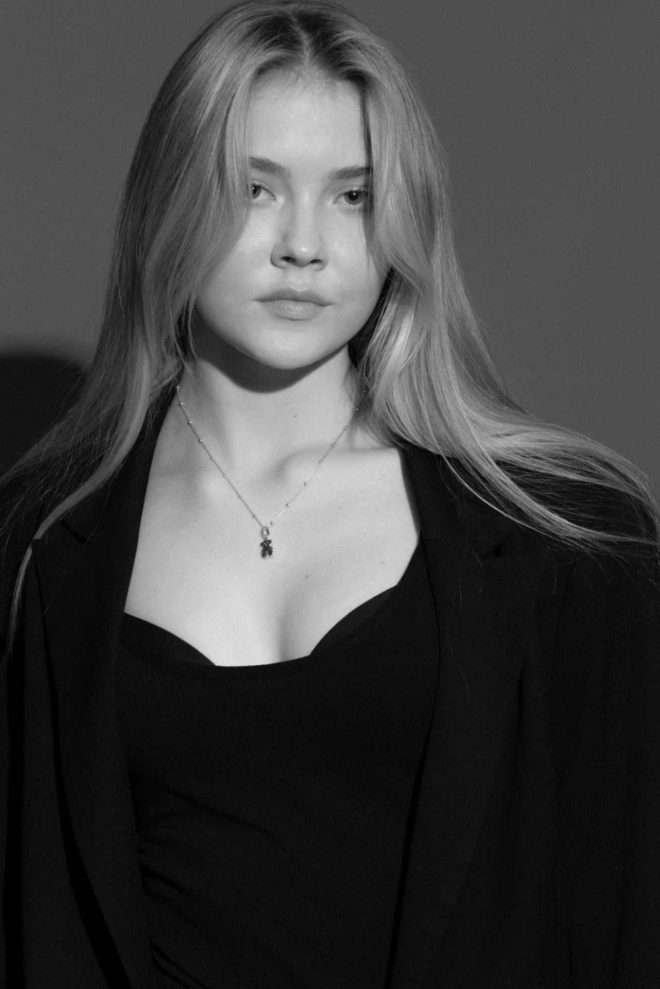 Iso Model Management Uliana